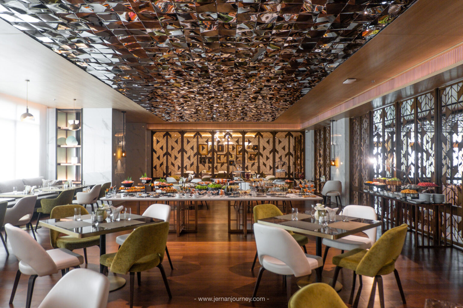 รีวิว Premium Buffet ห้องอาหาร at Cafe - Grand Richmond Hotel นนทบุรี ...